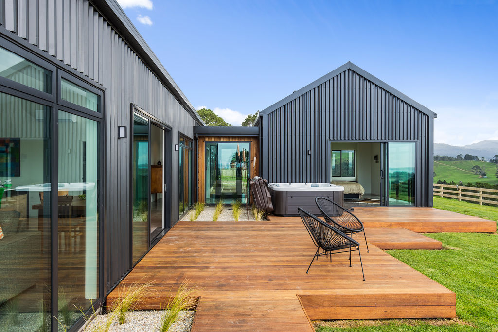 6 Bedroom :: Oceanside Homes